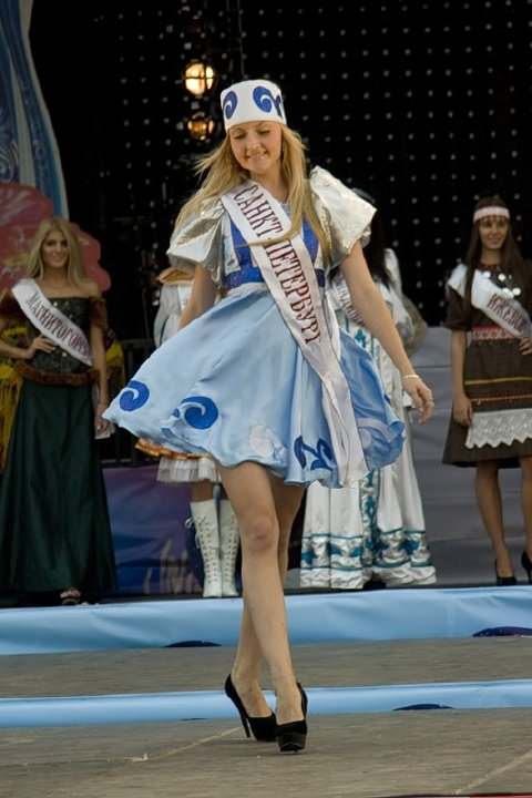 Vestidos coloridos y espectaculares (moda rusa) | AquiModa.com