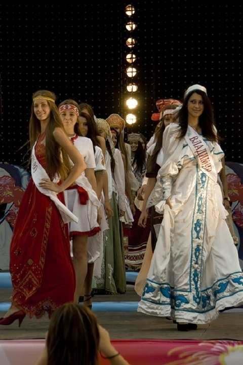 Vestidos coloridos y espectaculares (moda rusa) | AquiModa.com