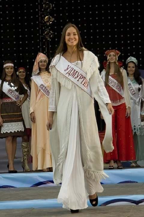 Vestidos coloridos y espectaculares (moda rusa) | AquiModa.com