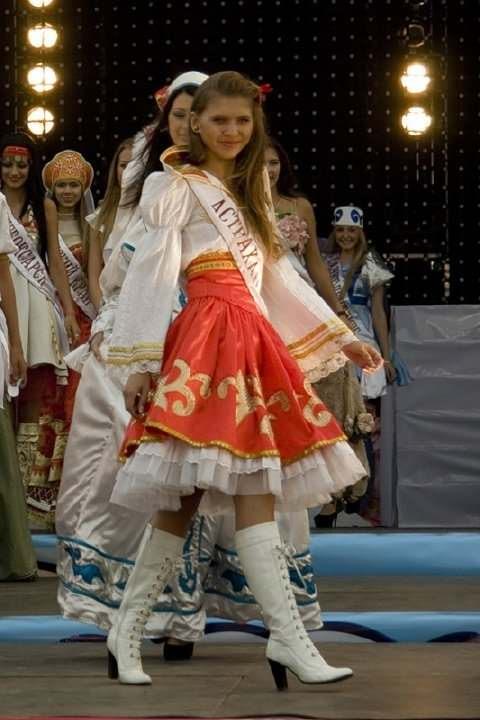 Vestidos coloridos y espectaculares (moda rusa) | AquiModa.com