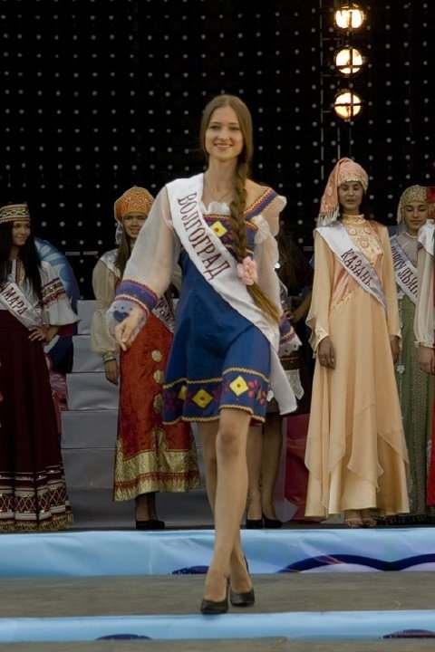 Vestidos coloridos y espectaculares (moda rusa) | AquiModa.com