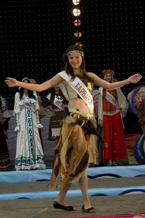 Vestidos coloridos y espectaculares (moda rusa) | AquiModa.com