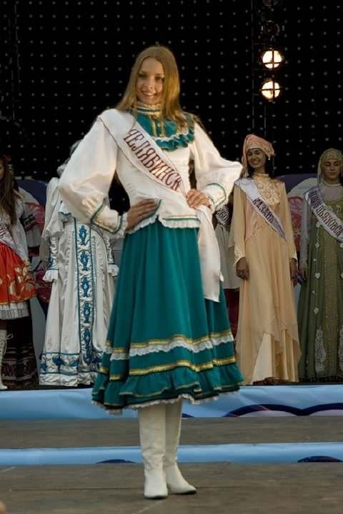 Vestidos coloridos y espectaculares (moda rusa) | AquiModa.com