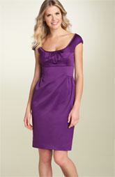 Modelos de vestidos color uva | AquiModa.com