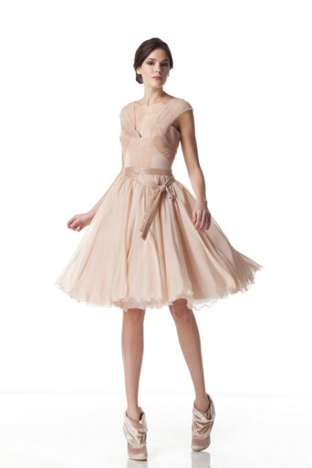 Vestidos cortos y largos color beige | AquiModa.com