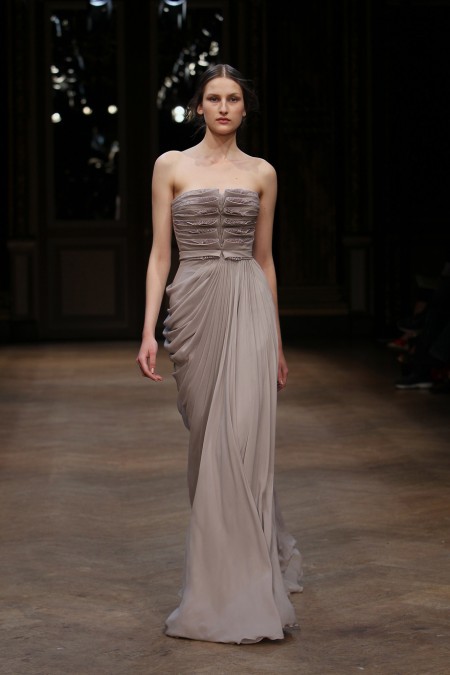 Vestidos de fiesta en color beige | AquiModa.com