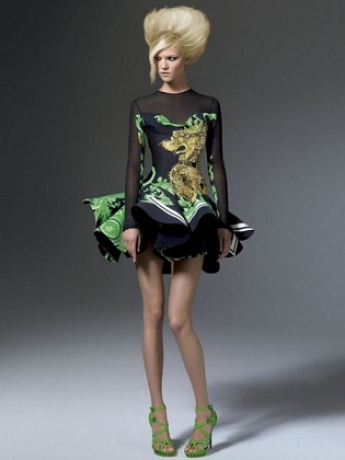 Vestidos de fiesta para el otoño Atelier Versace | AquiModa.com