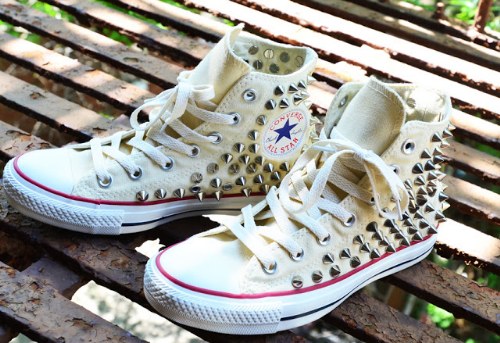 Ideas para decorar tus Converse y darle un look mas chic | AquiModa.com