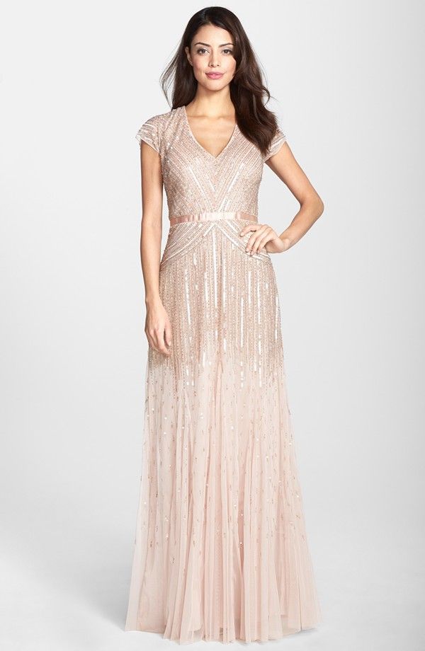 Hermosos vestidos color beige para damas de honor | AquiModa.com